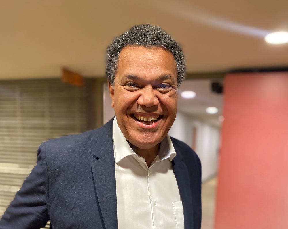 Rencontre avec… Emmanuel Kasarhérou - La Voix du Caillou