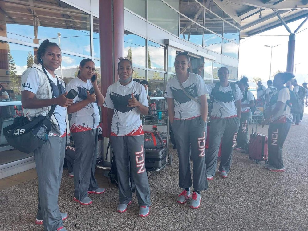 Les premiers Cagous en route vers Honiara - La Voix du Caillou
