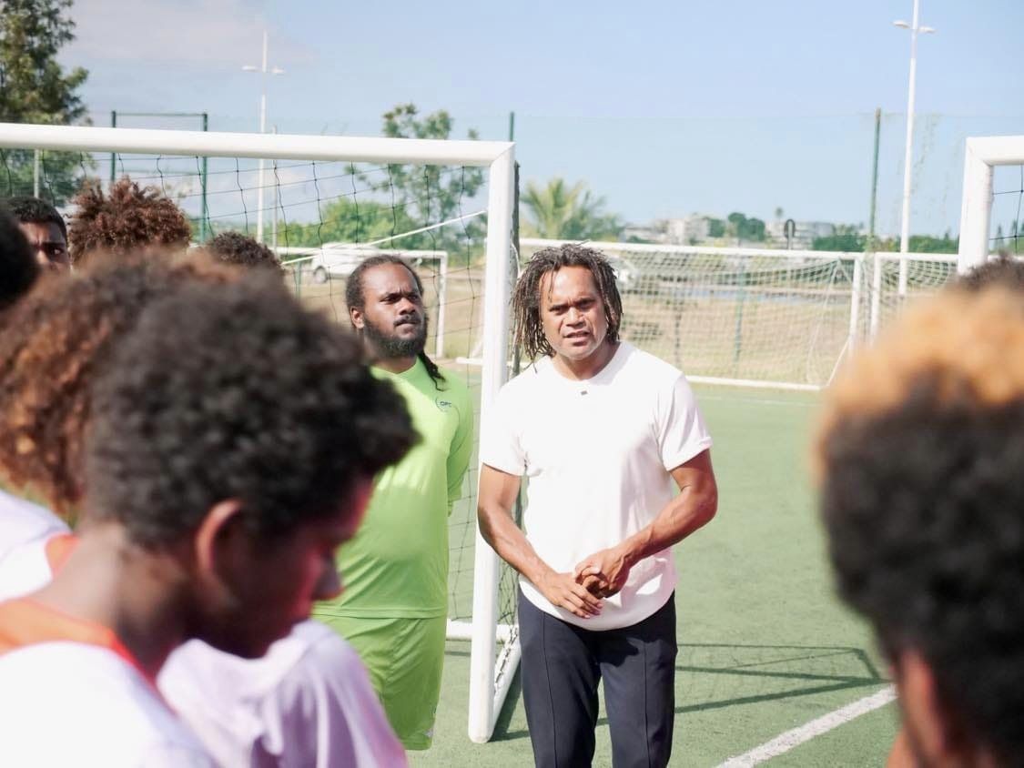 Christian Karembeu endeuillé par les émeutes en Calédonie - La Voix du ...
