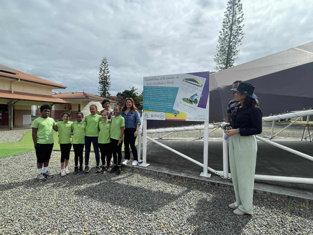 Sonia Backes en déplacement à La Foa - La Voix du Caillou