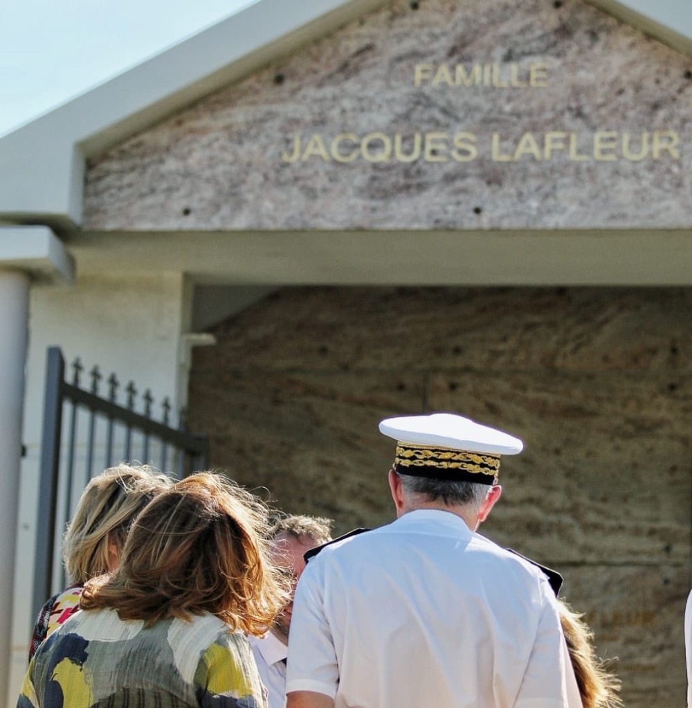Tombe de Jacques Lafleur : l’œuvre d’un déséquilibré - La Voix du Caillou